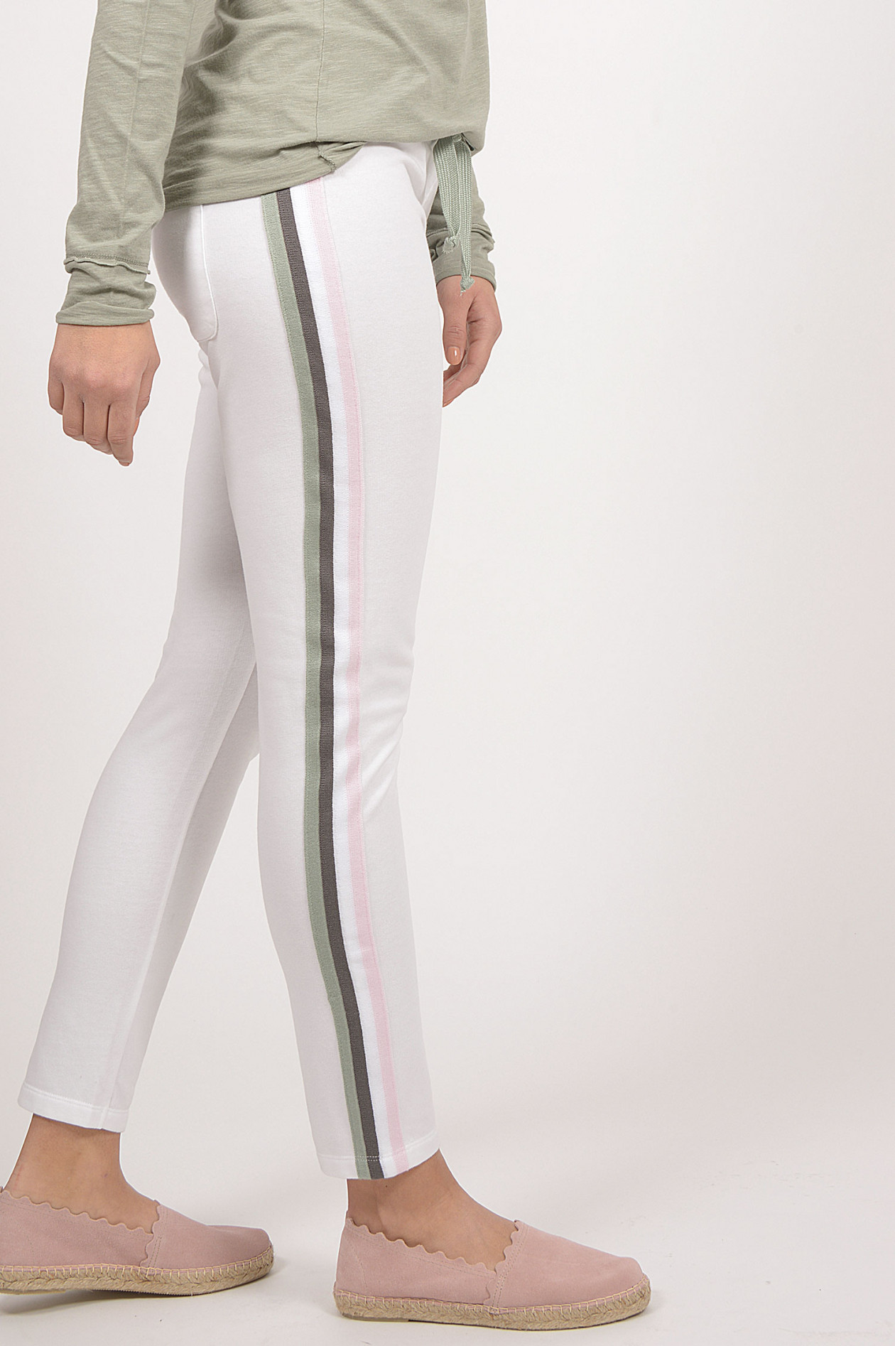 Juvia Jogginghose Mit Seitenstreifen In Weiß Rosa Gruener At