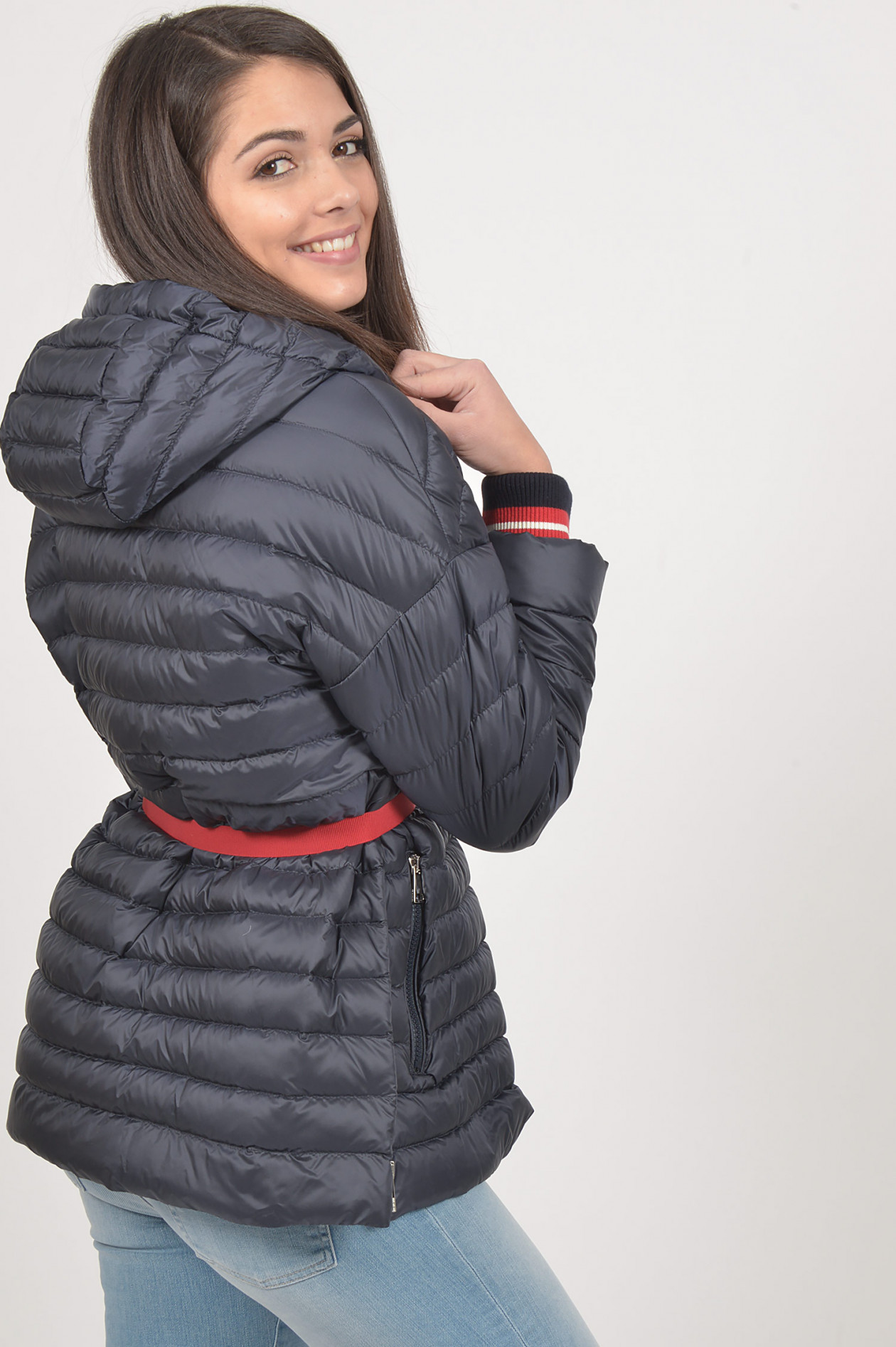 Moncler benitoite store